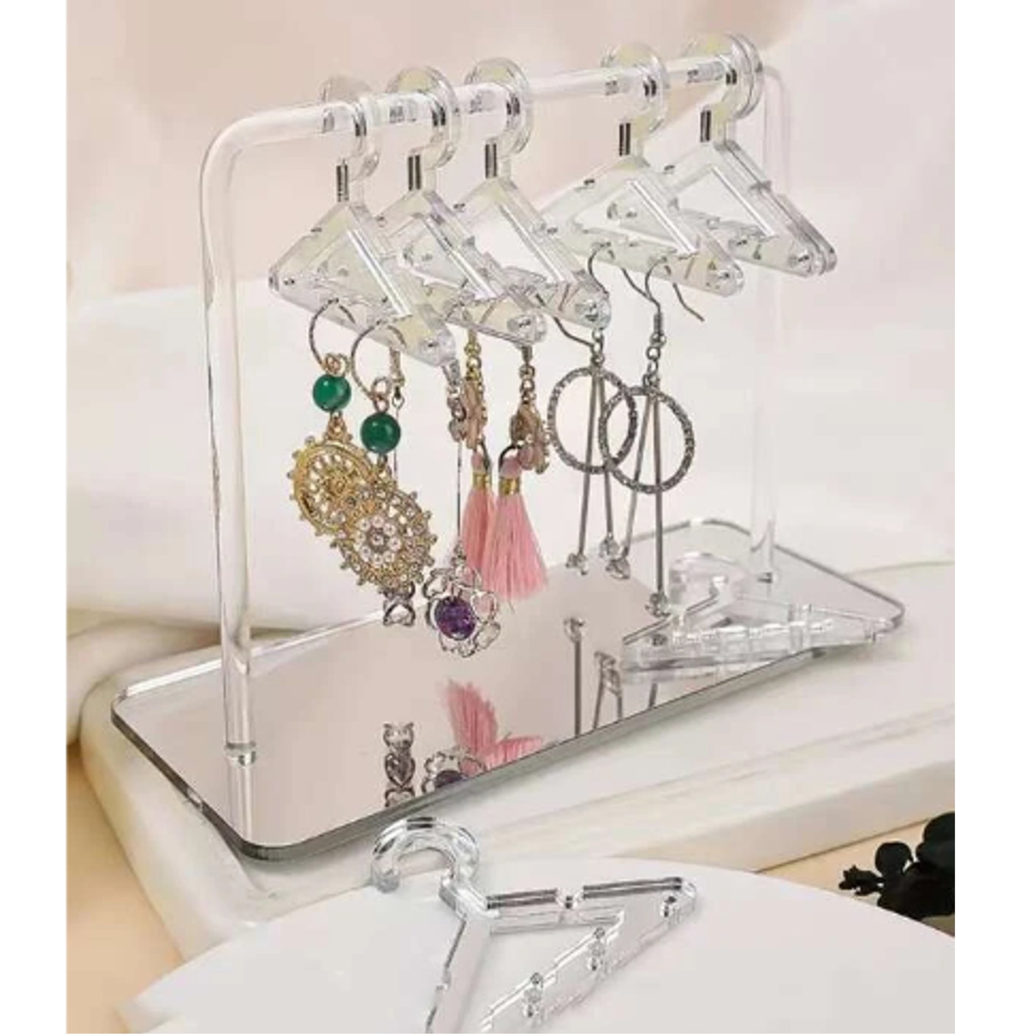 Acrylic Jewelry Display Rack - Silver – Indi & Oak